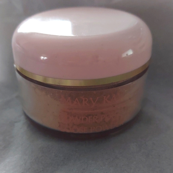 Mary Kay | Makeup | Mary Kay Powder Perfect Loose Powder Medium Retired ...